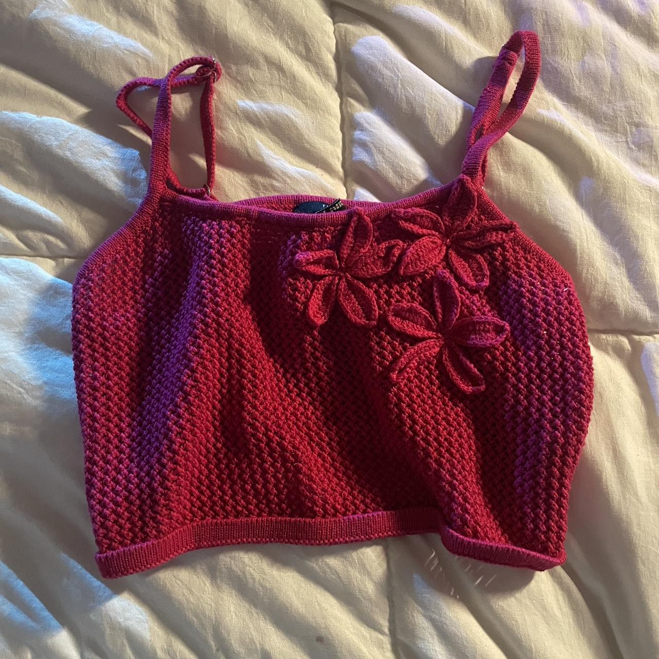 cute red flower top💕 never worn, size s #red#flower - Depop