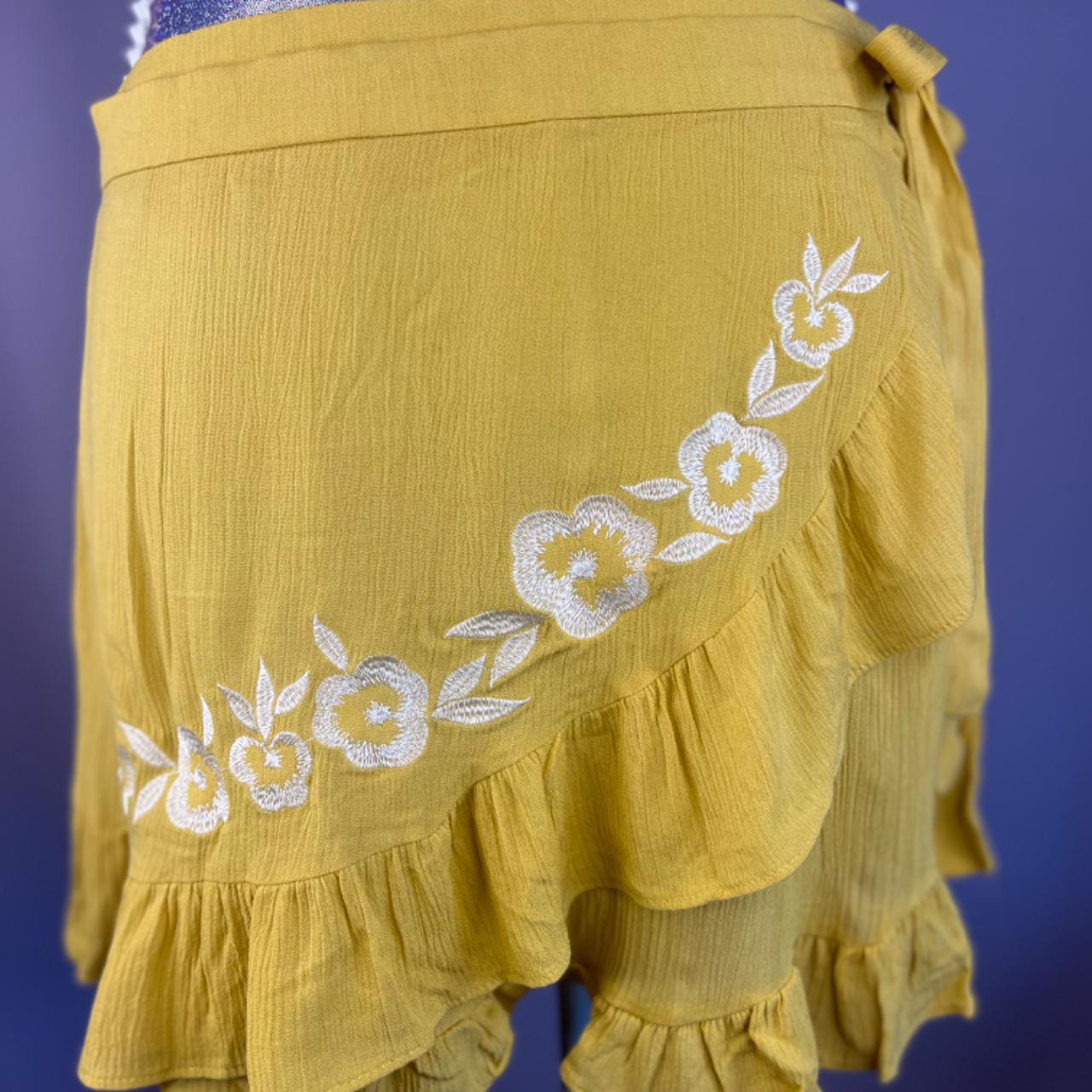 Love tree yellow wrap skort with flowers - Depop