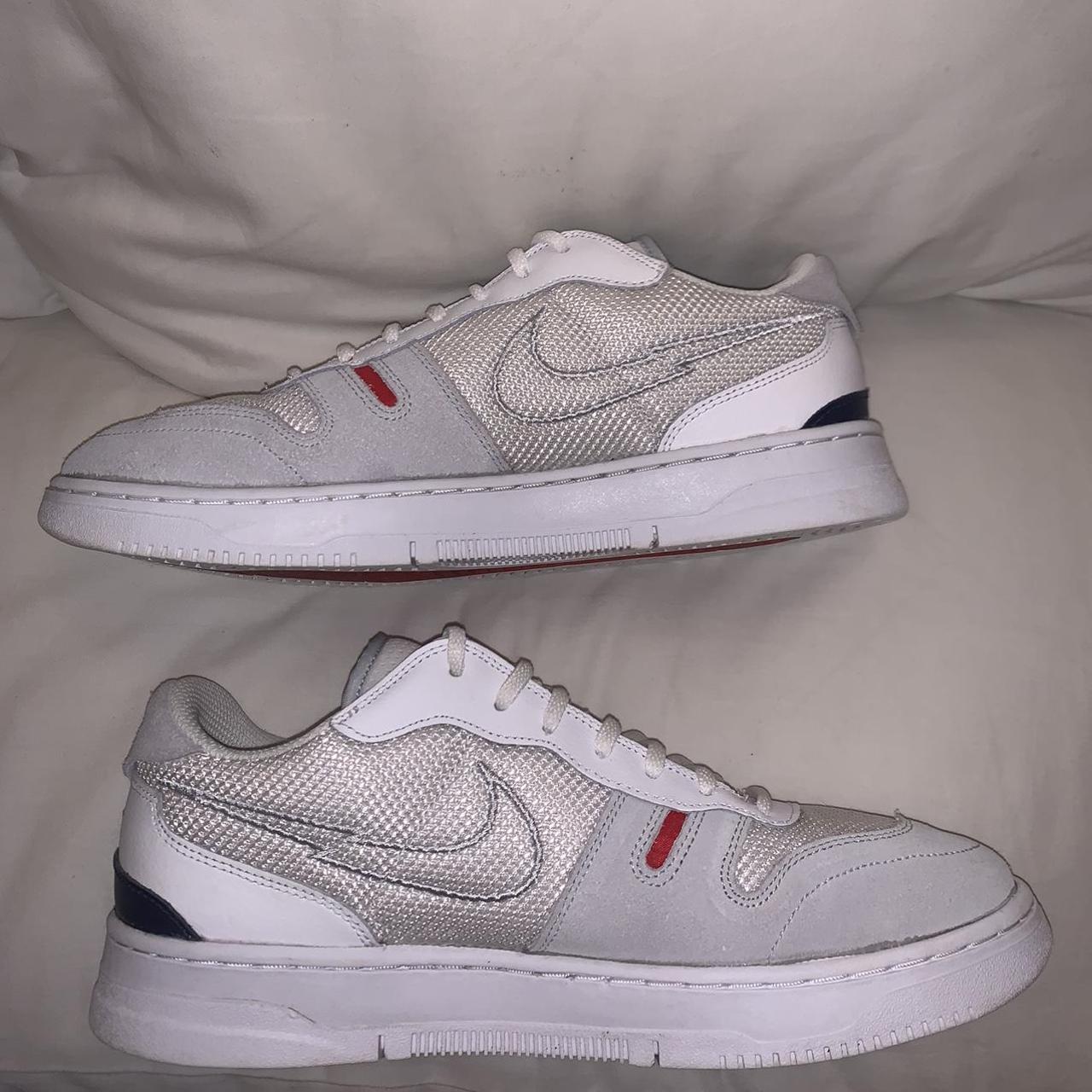 Nike Men's White and Grey Trainers | Depop