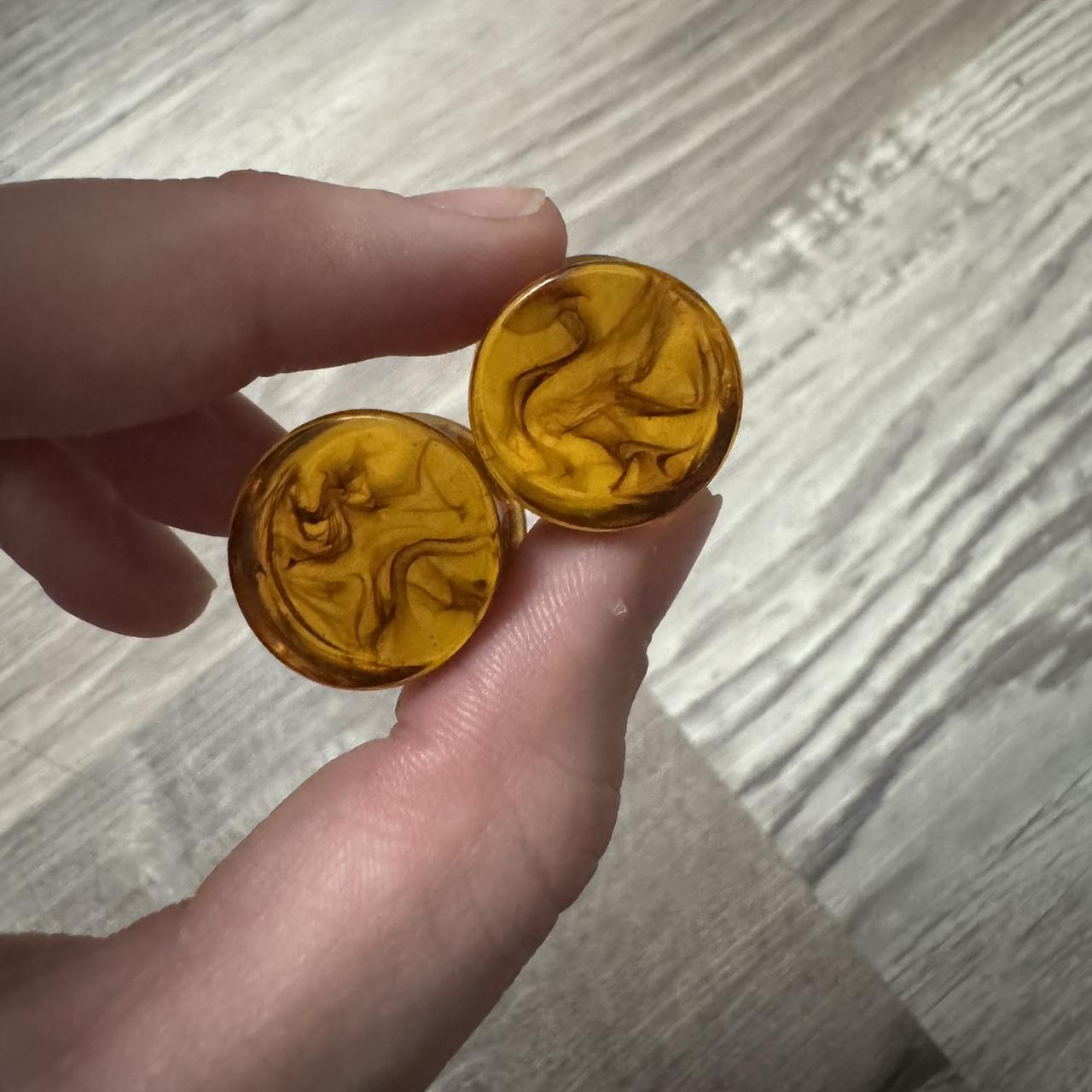 smokey honey coloured resin plugs 16mm or 5/8’ - Depop