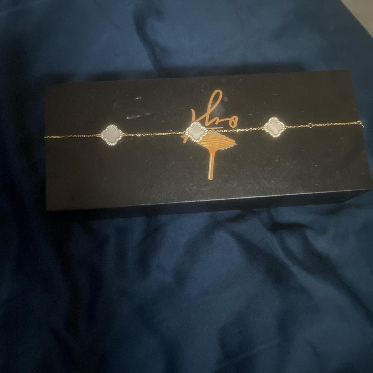 Uni Sex Size fit pretty good 100% - Depop