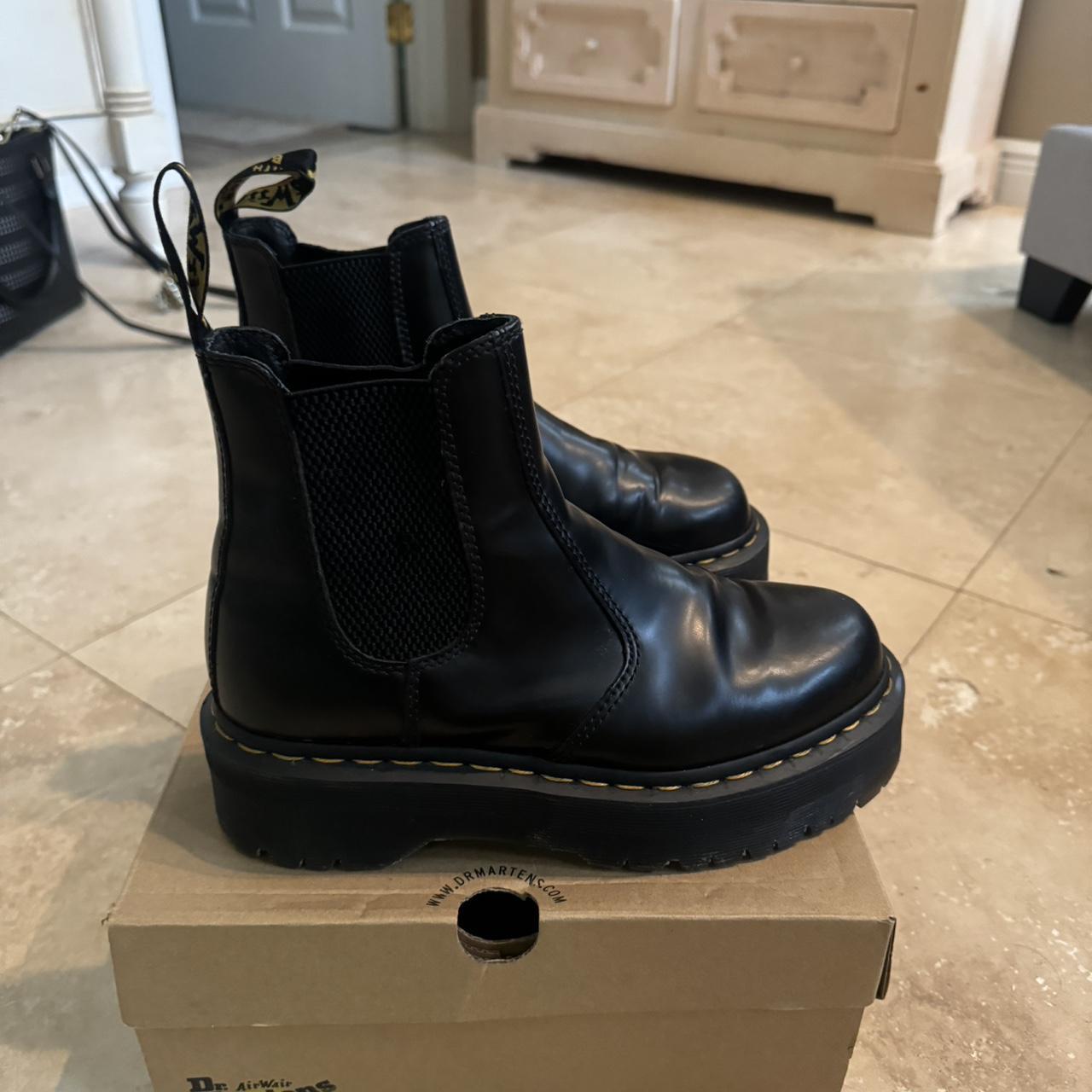 Dr. Marten 2976 SMOOTH LEATHER PLATFORM CHELSEA... - Depop