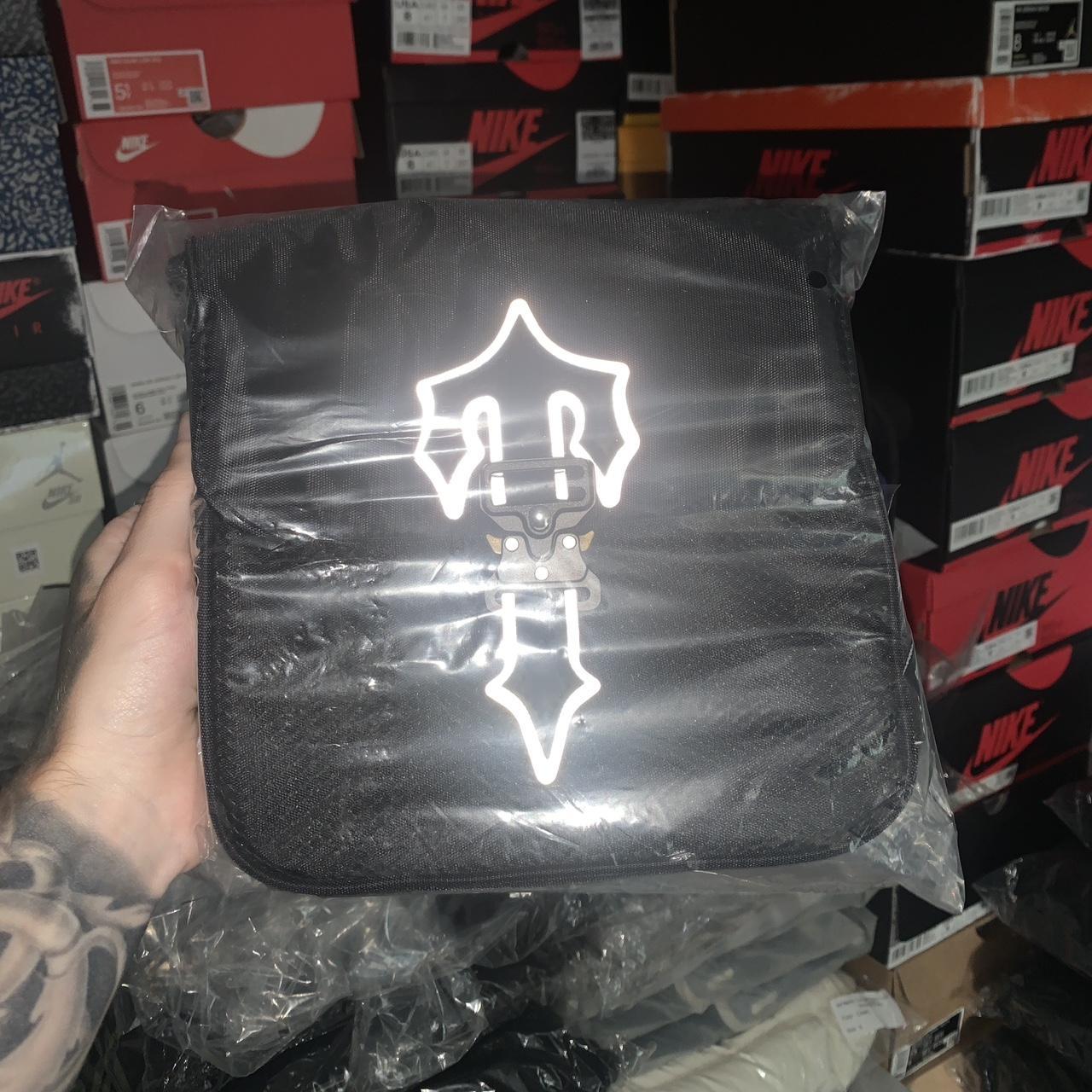 Trapstar Original T Bag 2023 “Black/Reflective” -... - Depop