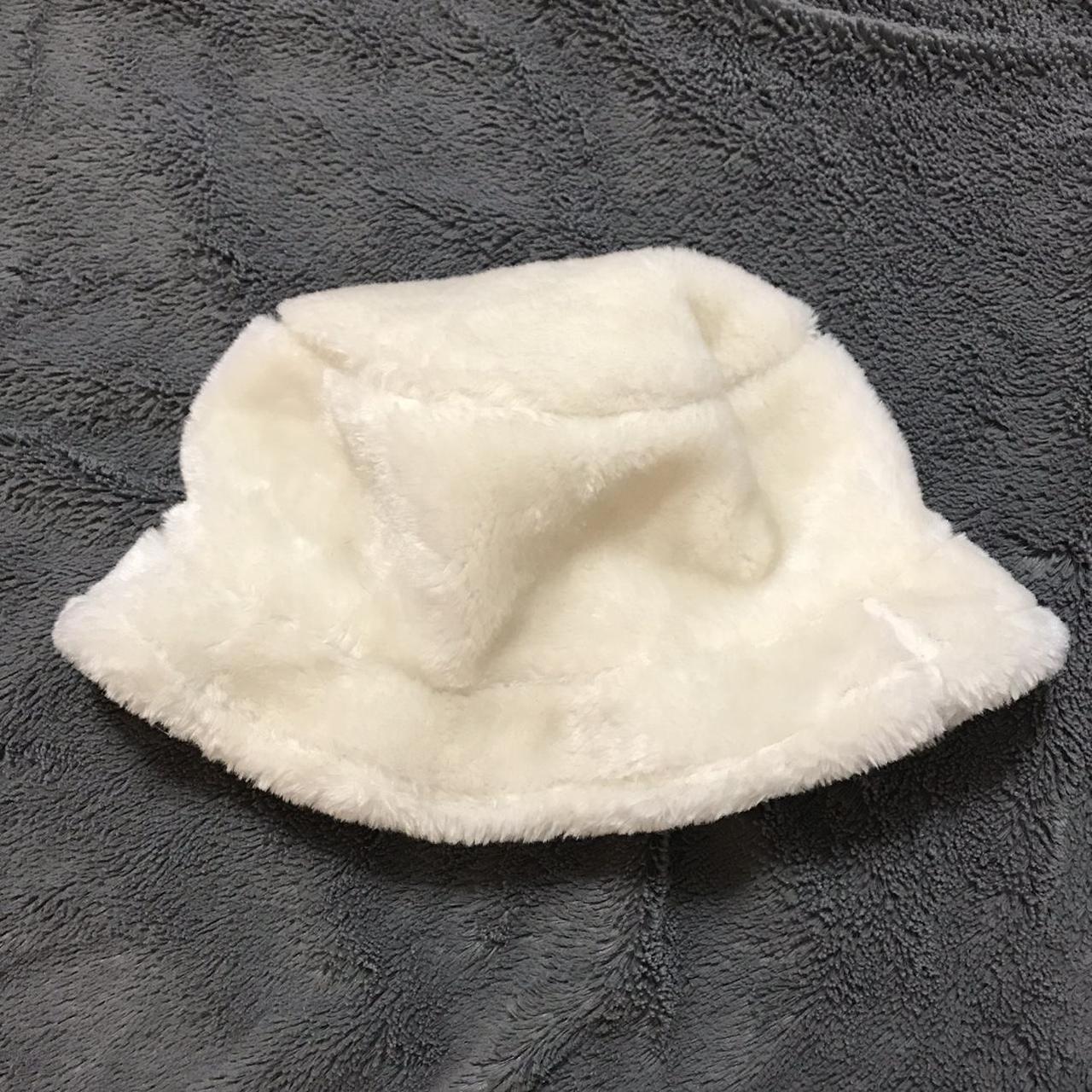 A snowman’s dream! White fuzzy bucket style hat!... - Depop