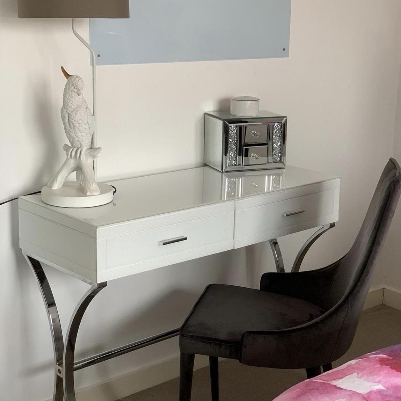 Excellent console table , very stylish 👌🏽 This will... - Depop