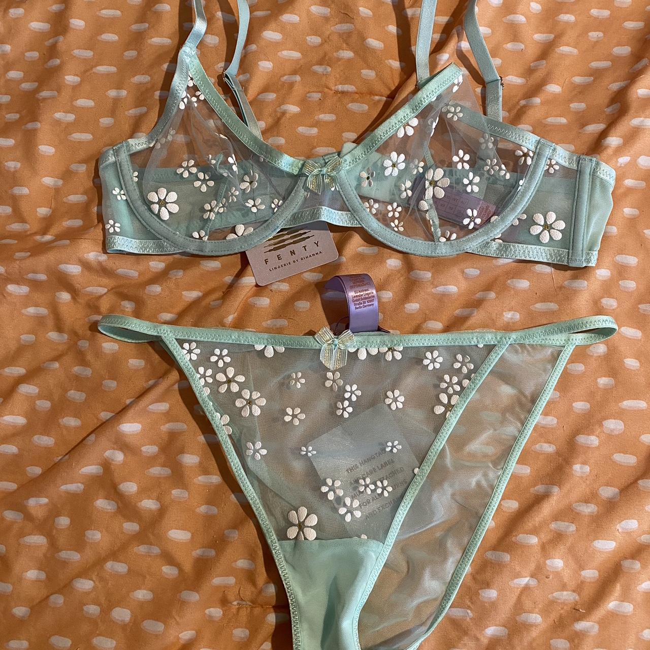 Savage x Fenty Women's Bra | Depop
