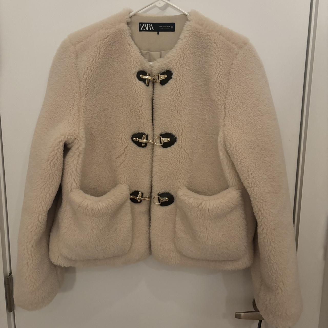 Zara shearling carabiner clasp jacket! Super cute... - Depop