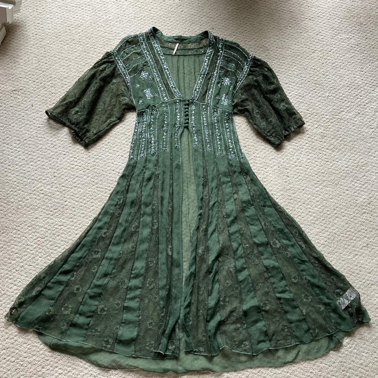 Free People Green Overlay Gown Absolutely stunning... - Depop