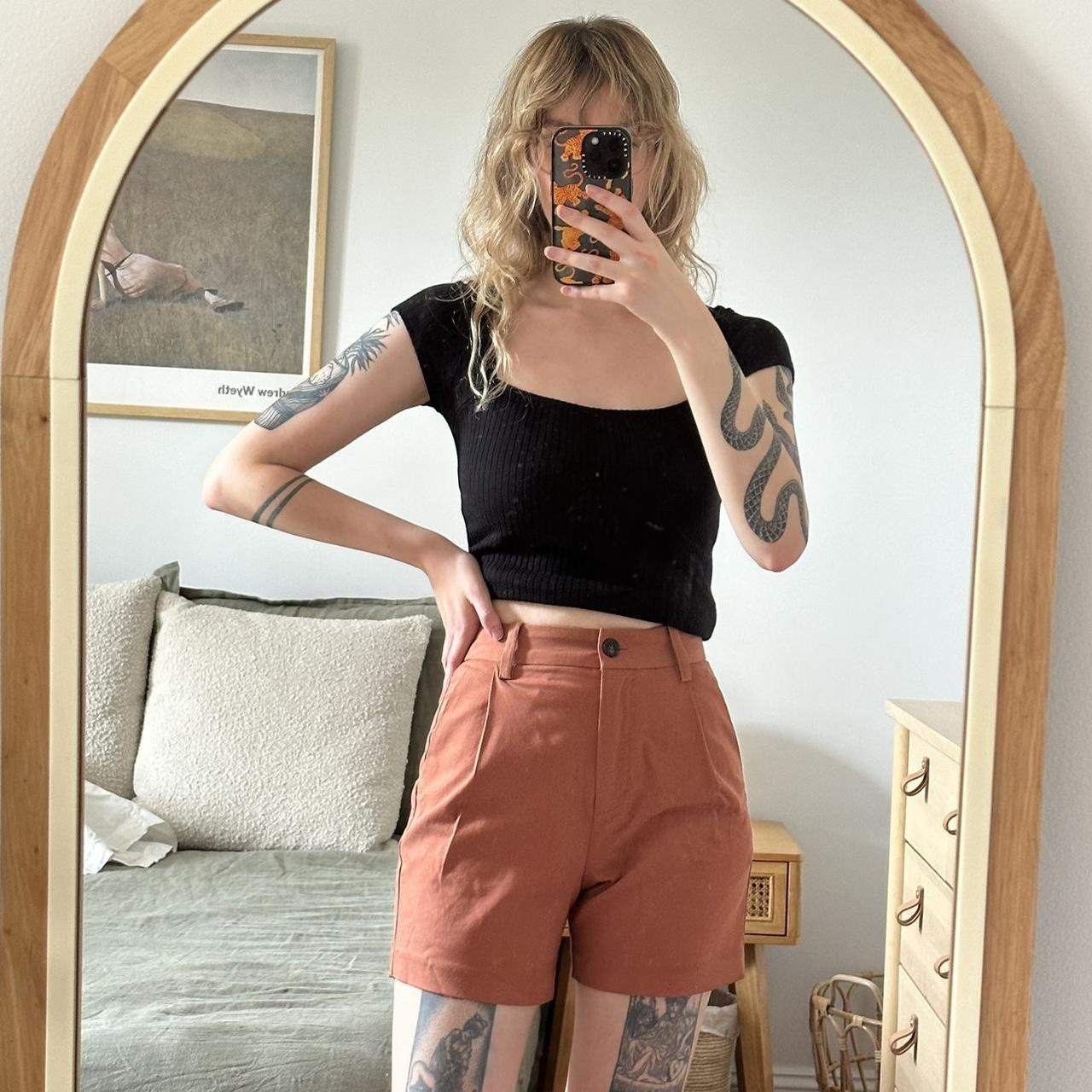 (price lowered) amelia balloon fit mid-length short... | Depop