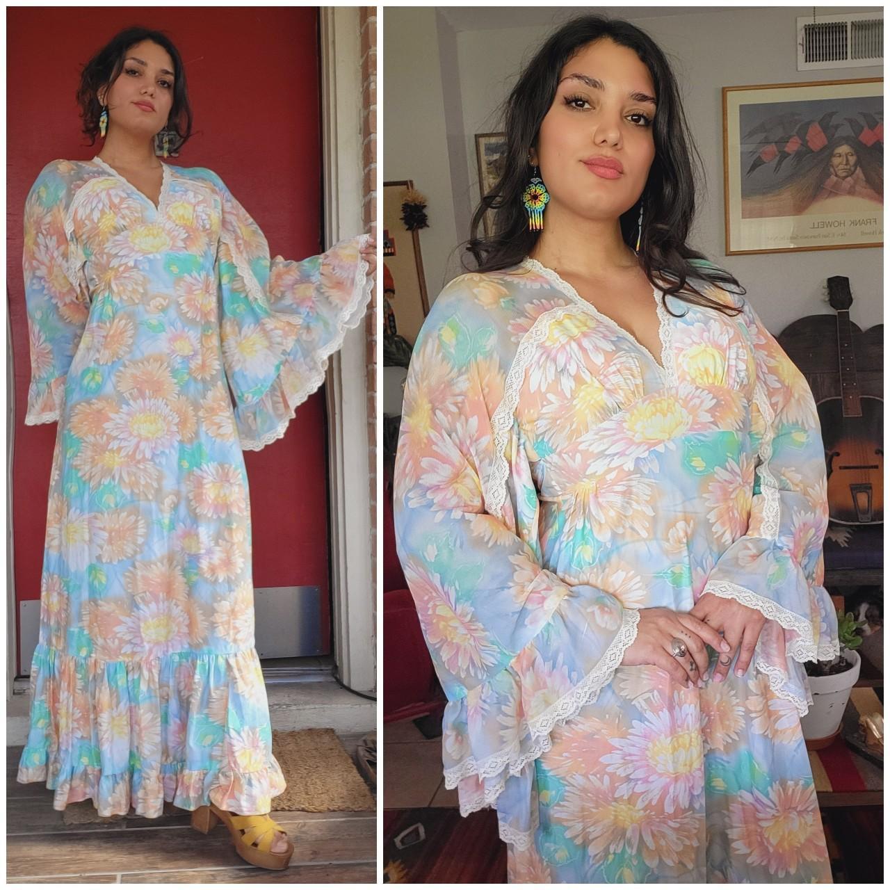 Beautiful Vintage 70s Psychedelic Lotus wizard... | Depop