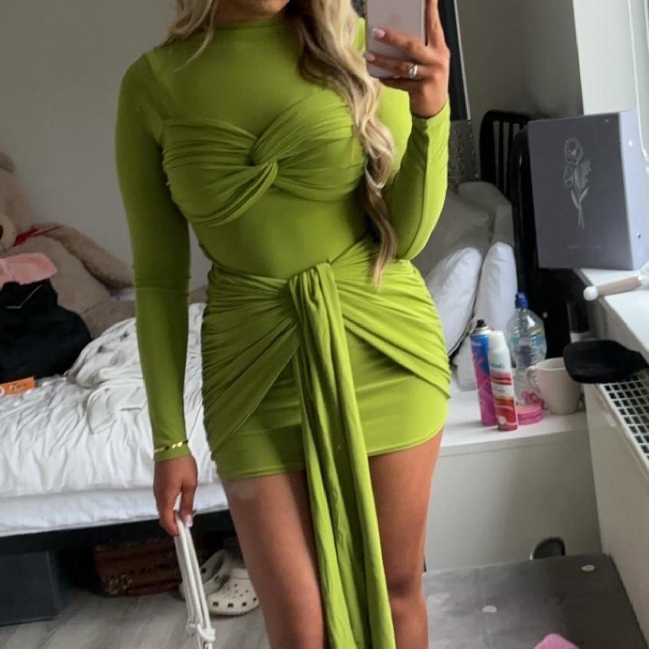 Size 8 BooHoo dress Very flattering! - Depop