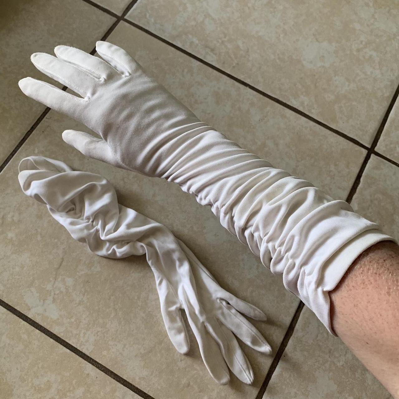 Vintage white gloves with gorgeous rouching - got... - Depop