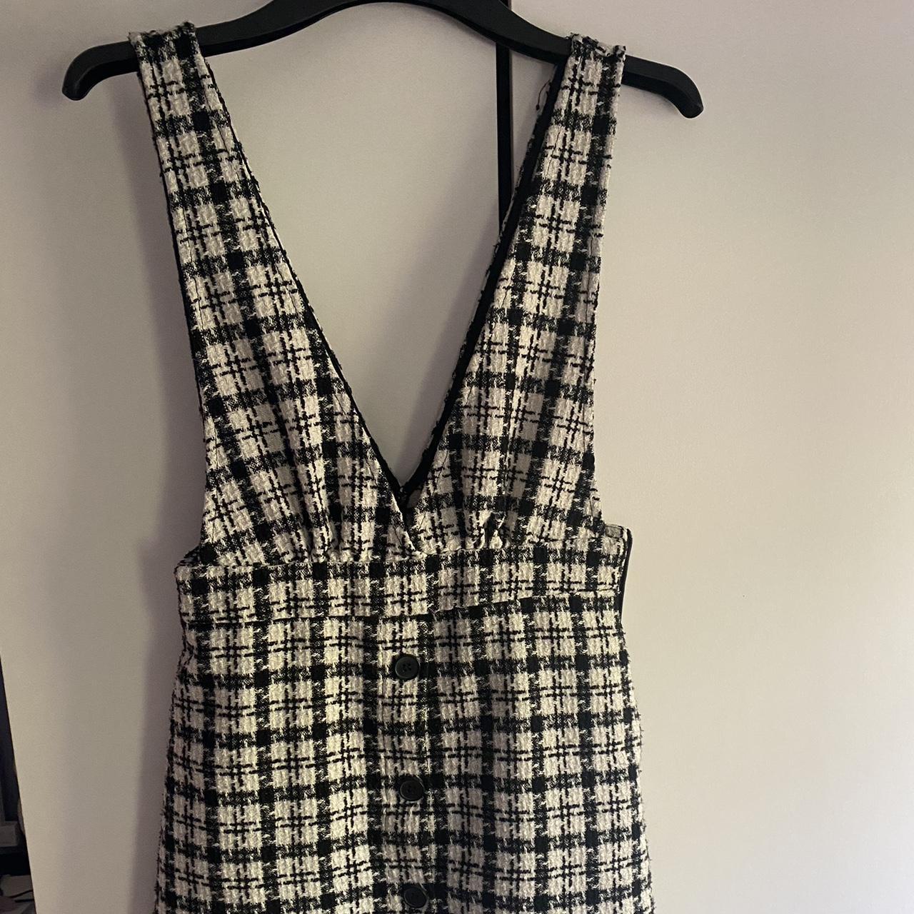 New Look v neck pinny dress - black and white... - Depop