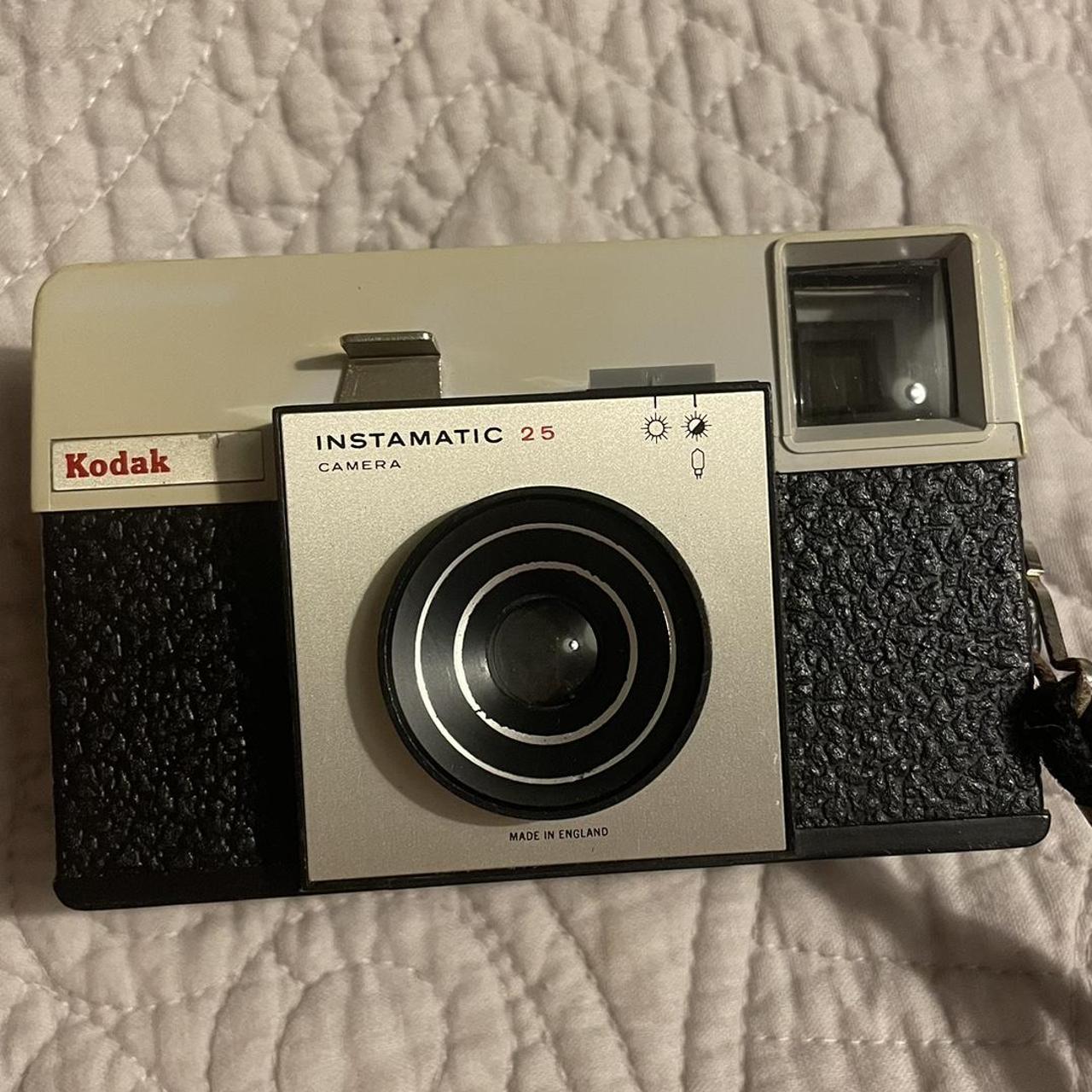 Kodak instamatic 25 film camera with case, recommend... - Depop