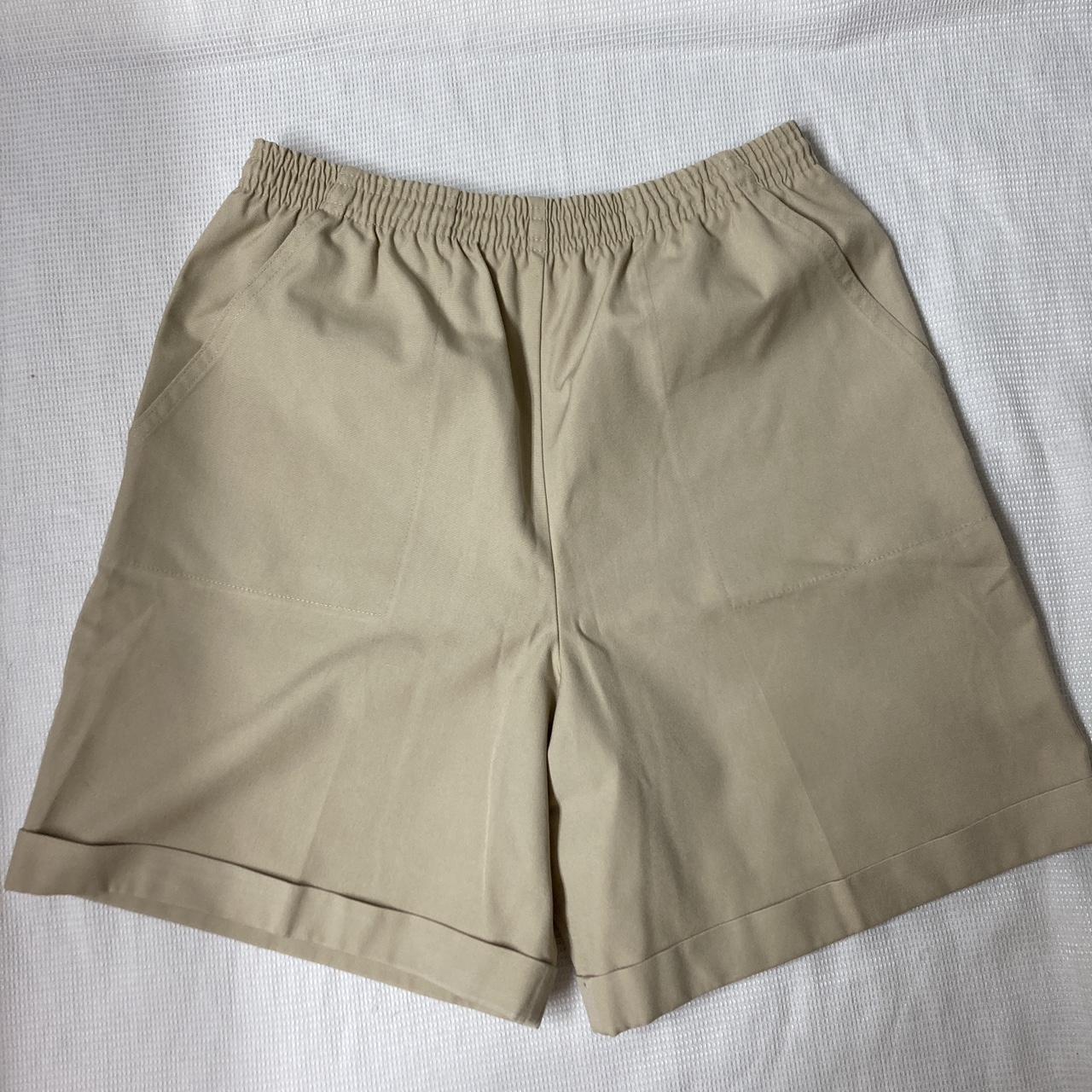 Koret petites vintage casual shorts. Size 10 petite.... - Depop