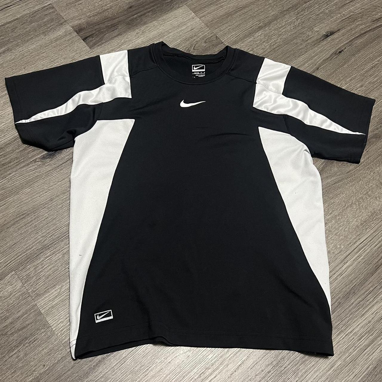 Y2K Nike center swoosh sports top. This top is in... - Depop