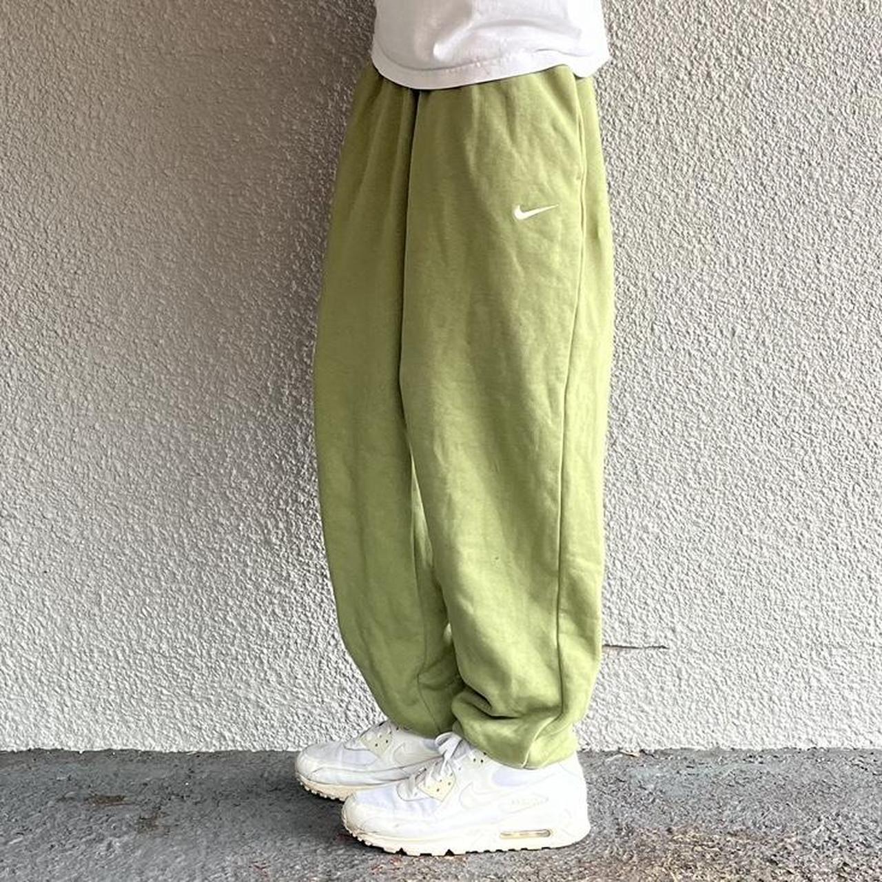 🇬🇧FREE UK SHIPPING🇬🇧 Green Nike Trackies Size S Super... - Depop