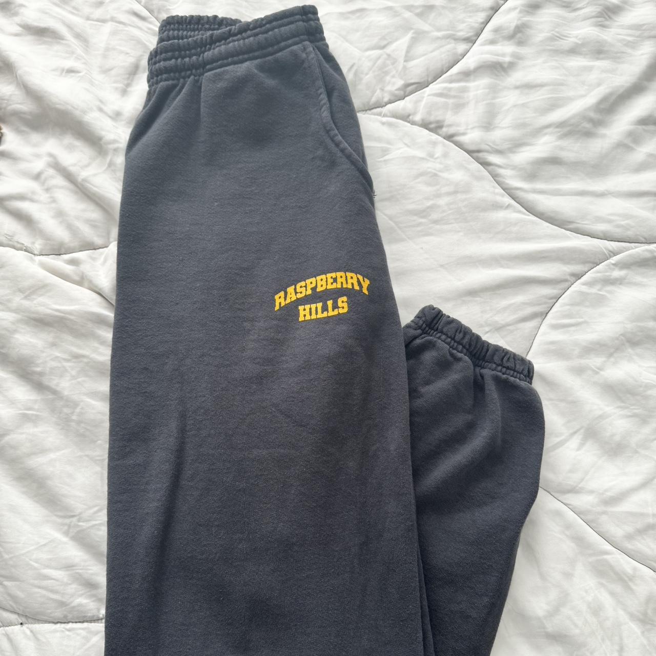 Raspberry hills/gv gallery sweats size small Worn... - Depop