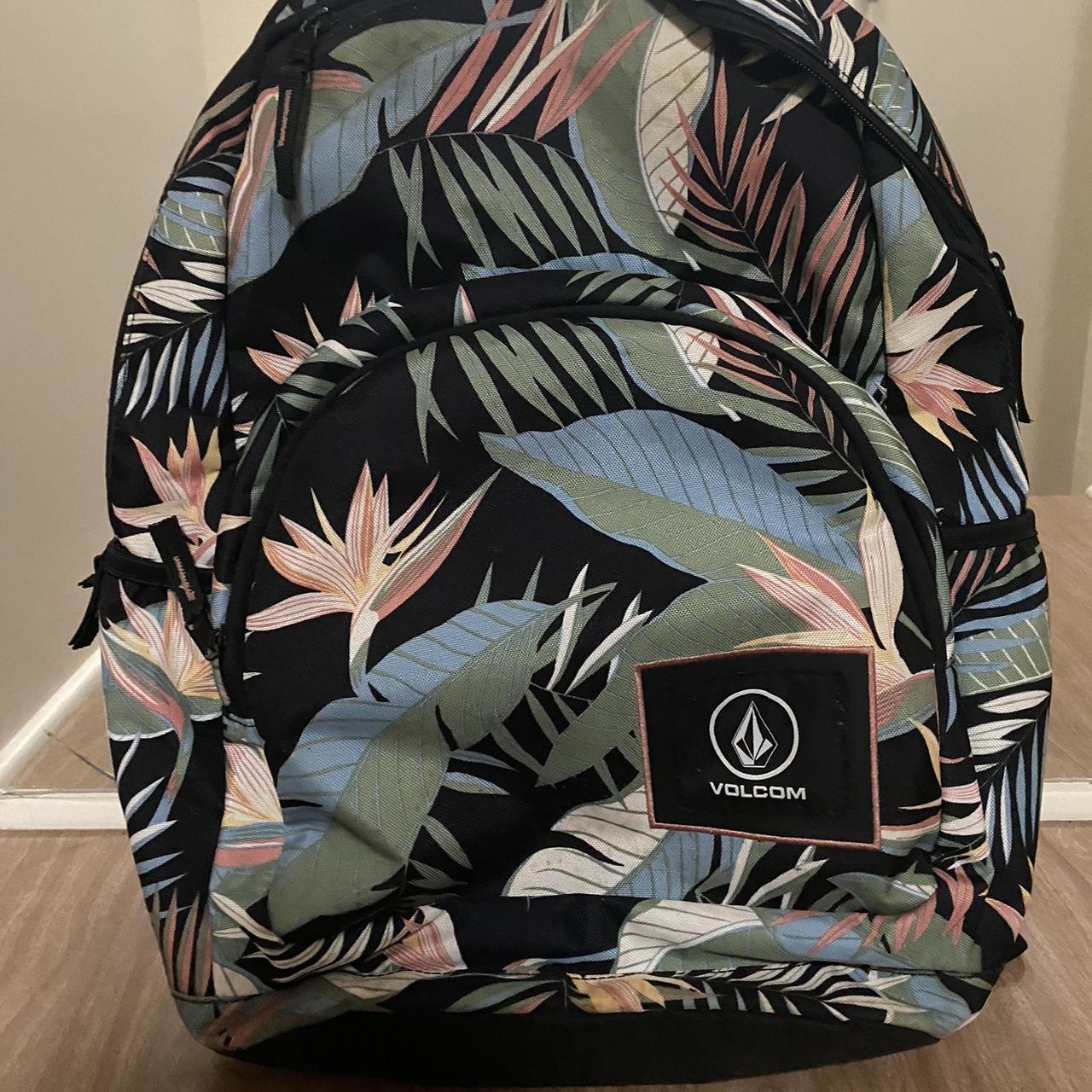 Volcom back pack - Depop
