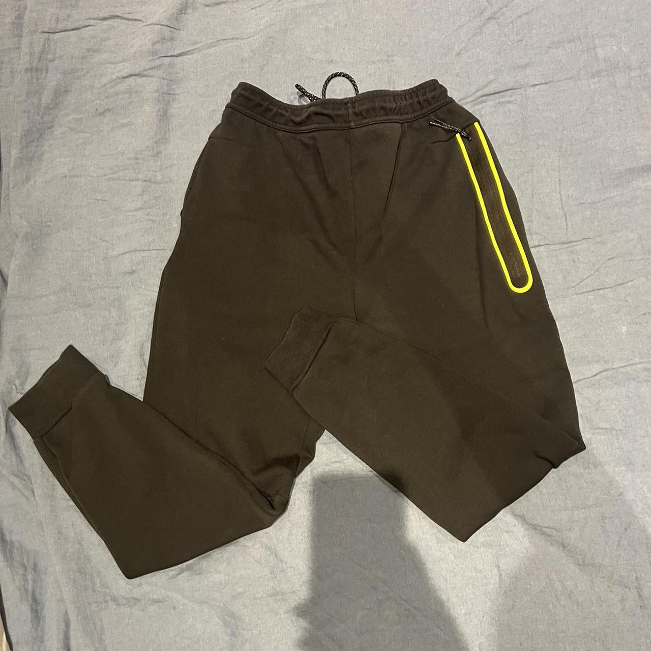 Nike Men's Black and Yellow Joggers-tracksuits | Depop