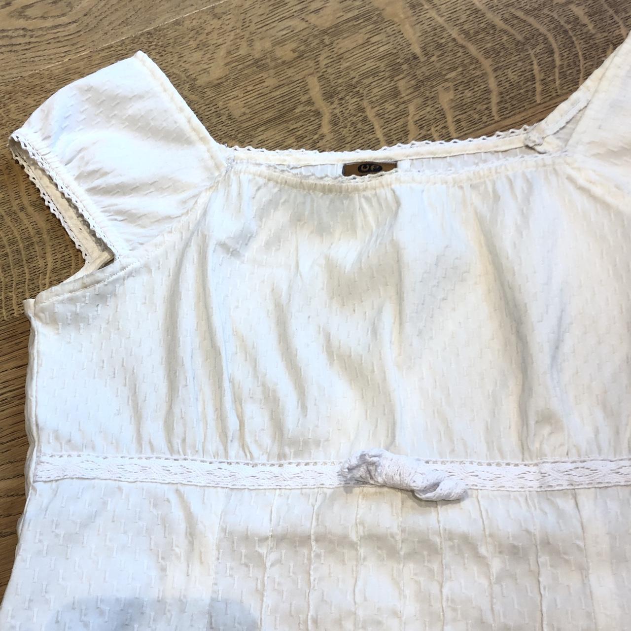 🤍 cute Y2K white cottage core/prairie top With... - Depop