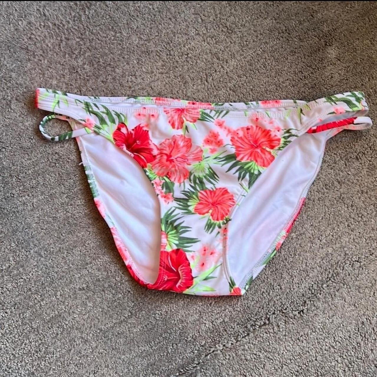 Xhilaration Womens White And Pink Bikini And Tankini Bottoms Depop