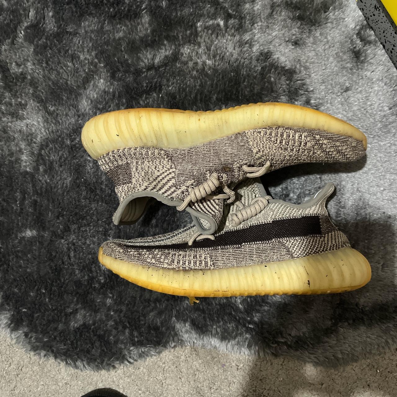 YEEZY BOOST 350 V2 ZYON SIZE 7 PRETTY WORN OUT BUT... - Depop