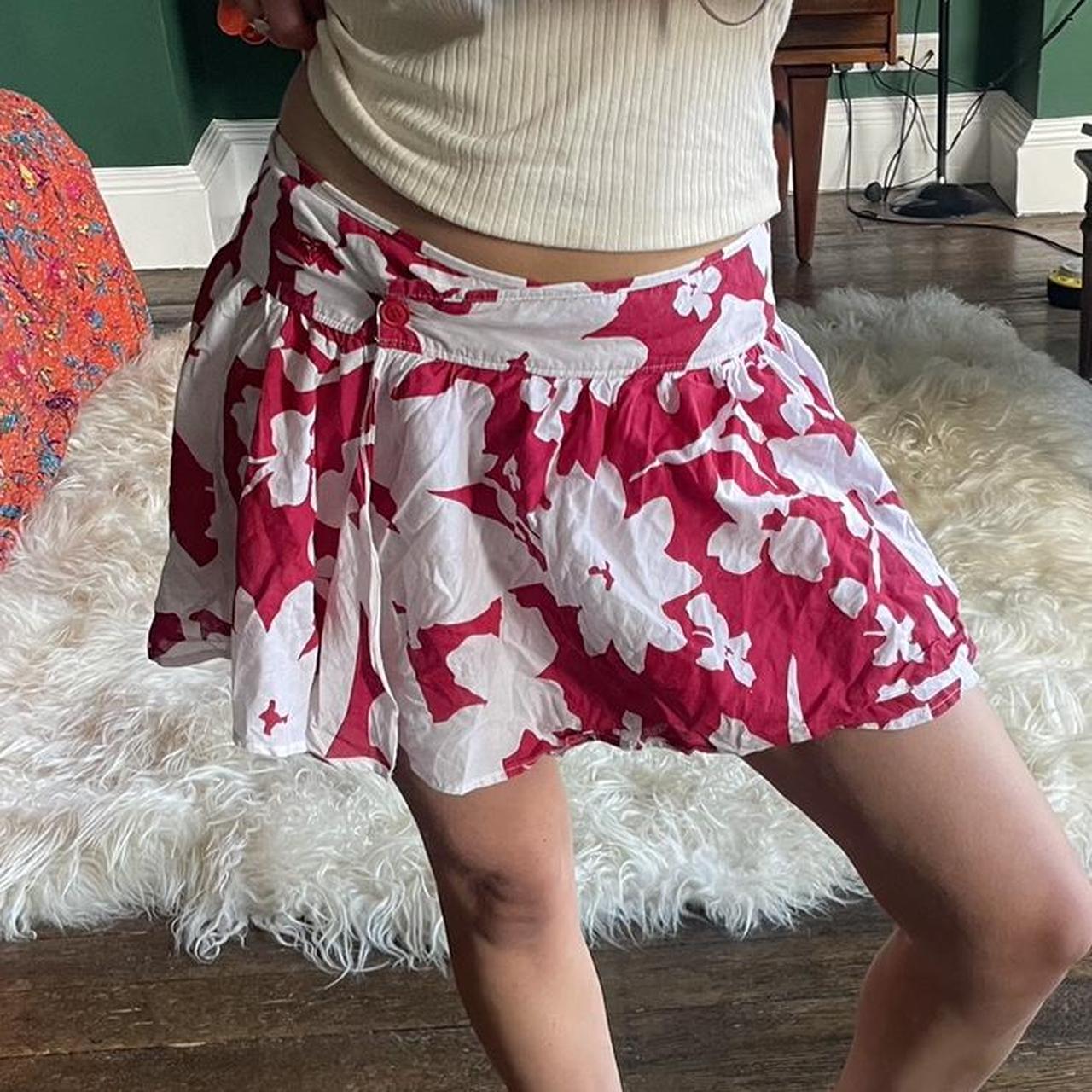 Roxy ra ra mini skirt With floral hot pink pattern... - Depop