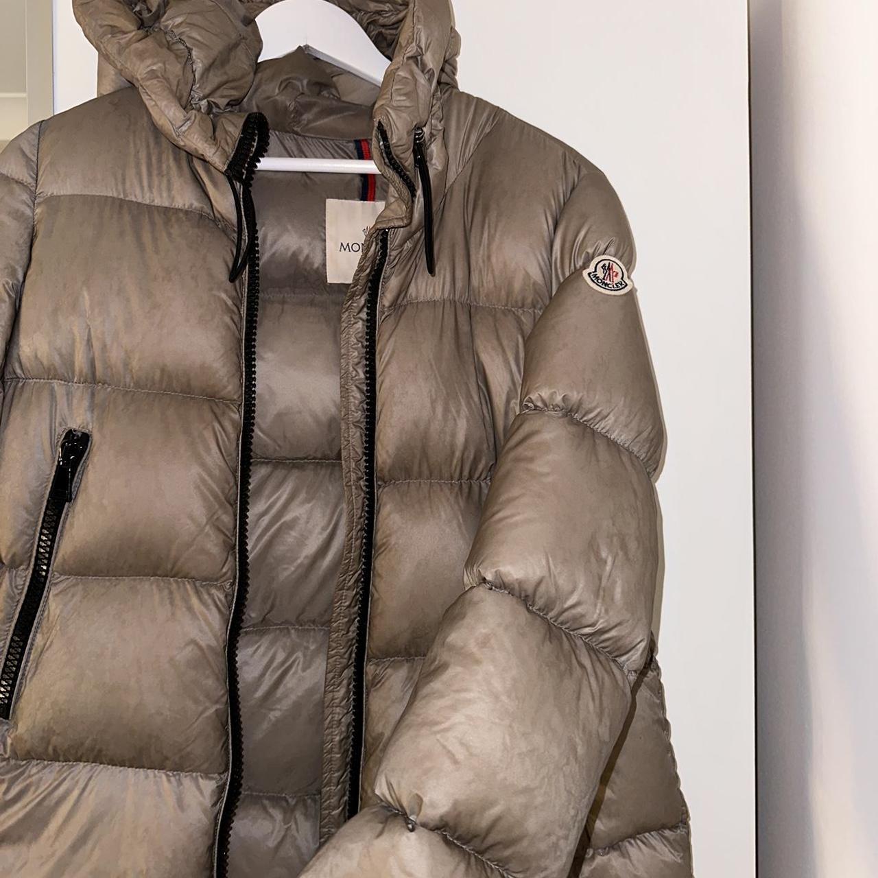 Moncler DOUDOUNE LEGRE puffer coat. Been worn... - Depop