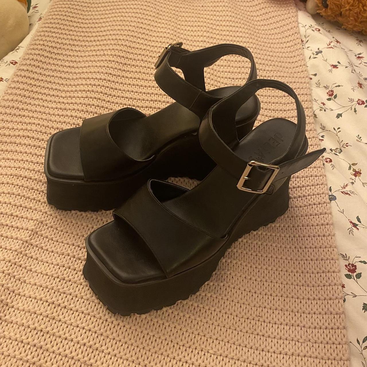 Delia’s by dolls kill black platform sandals💙 Super... - Depop