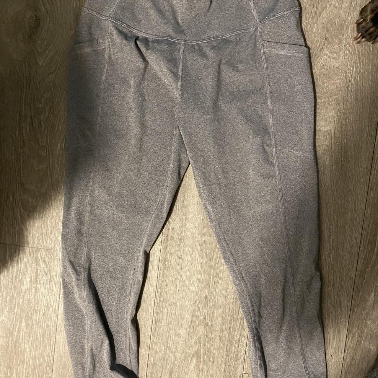 Stretchy workout pants - Depop
