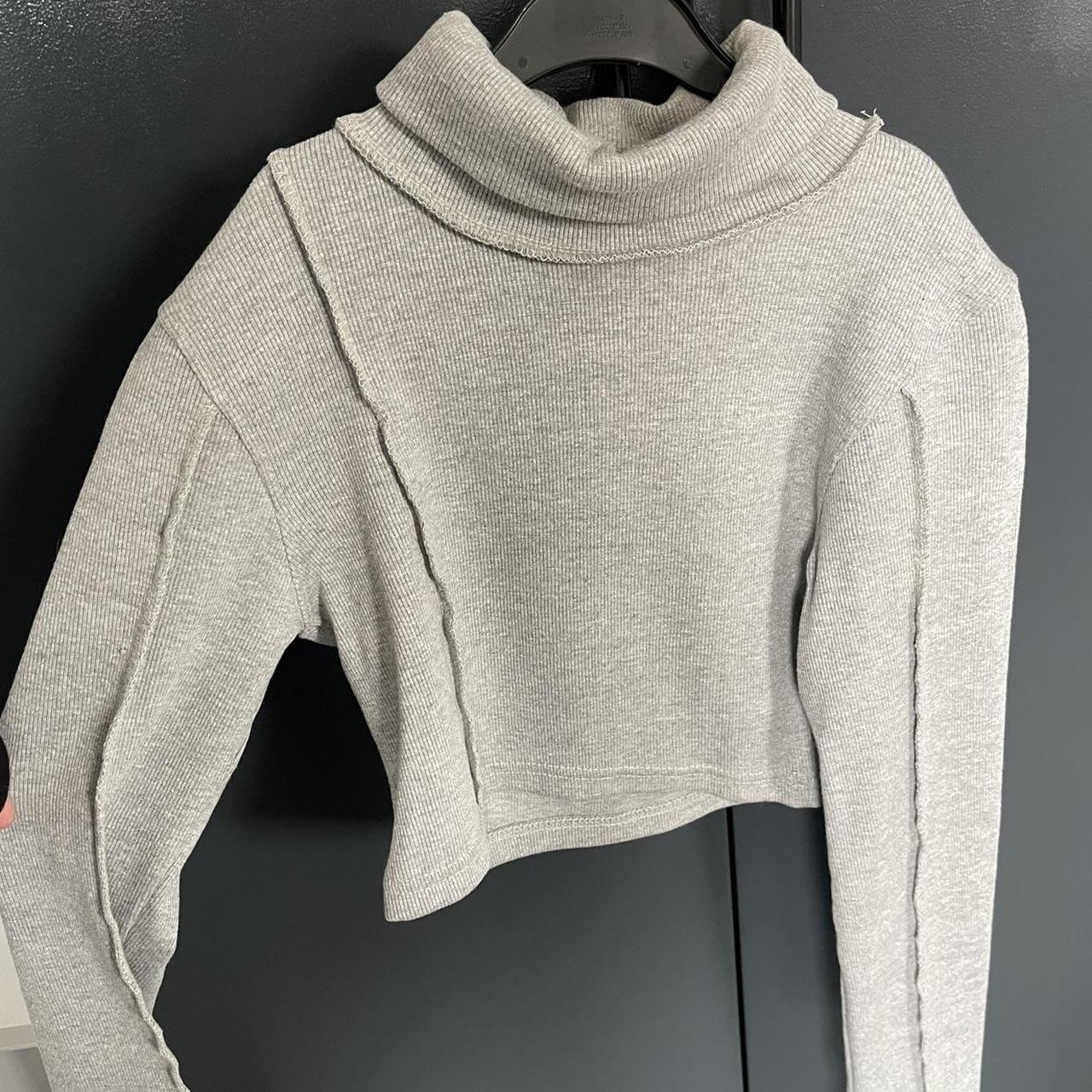 Women's Grey Crop-top | Depop