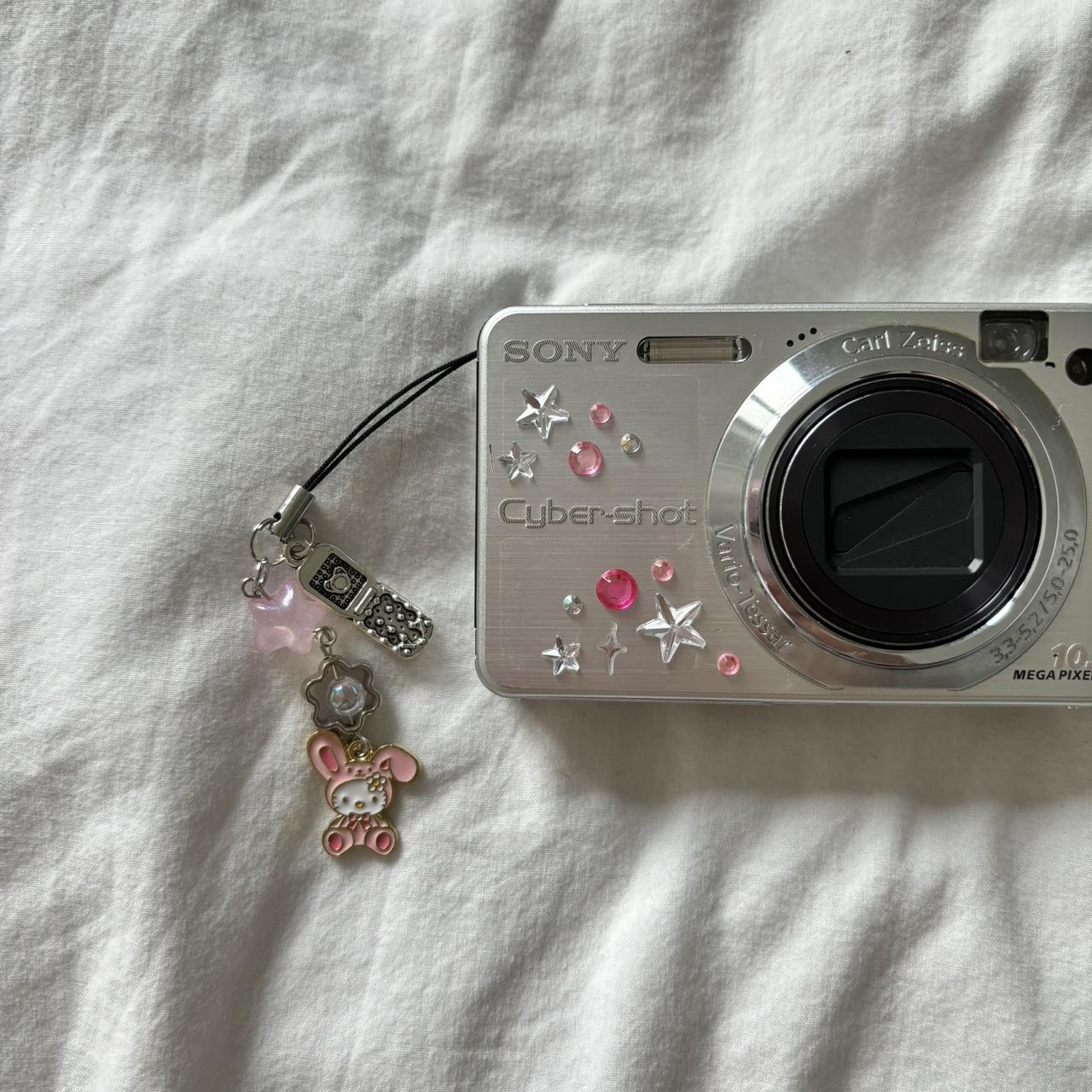 Sony Cybershot Digital Camera in silver with the... - Depop