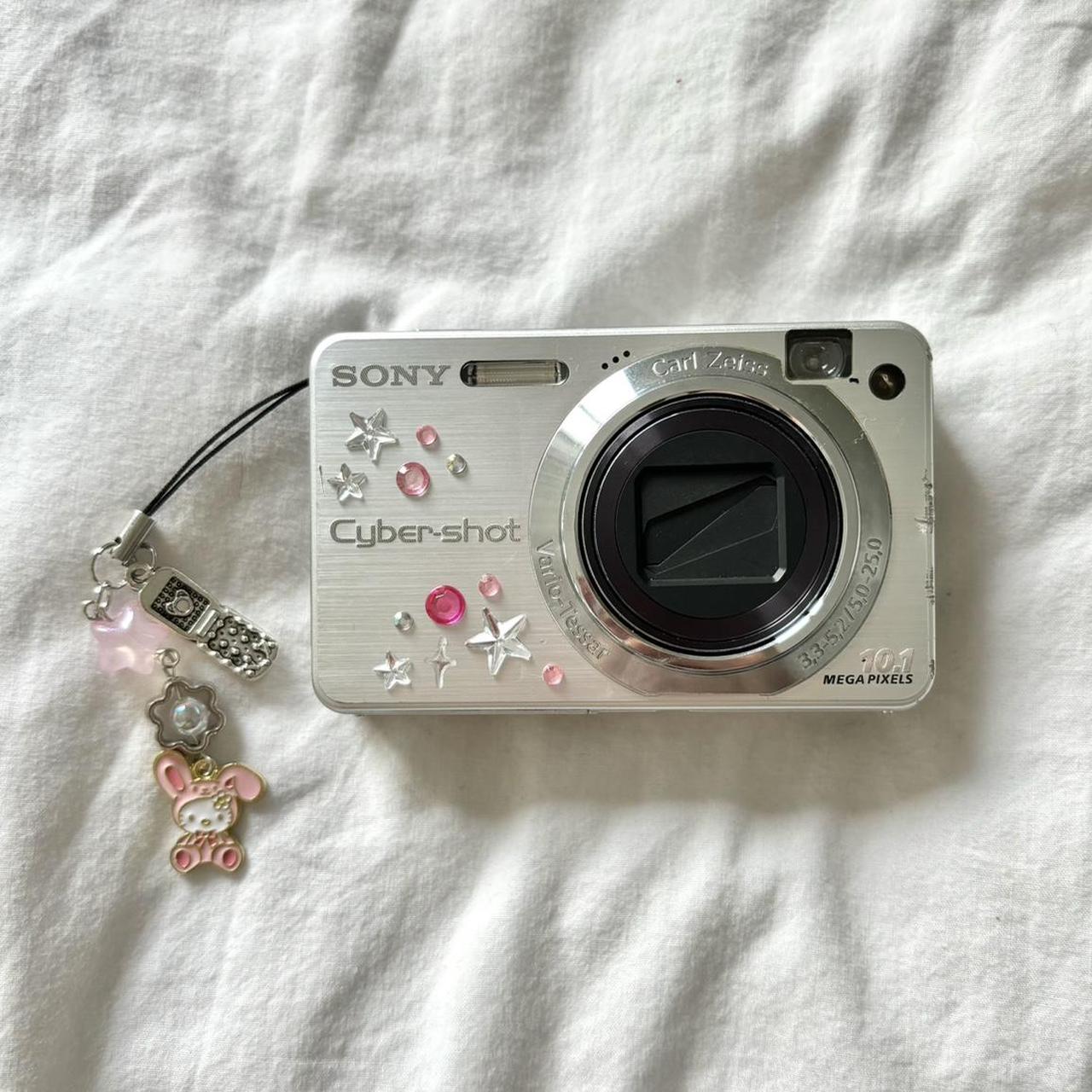 Sony Cybershot Digital Camera in silver with the... - Depop