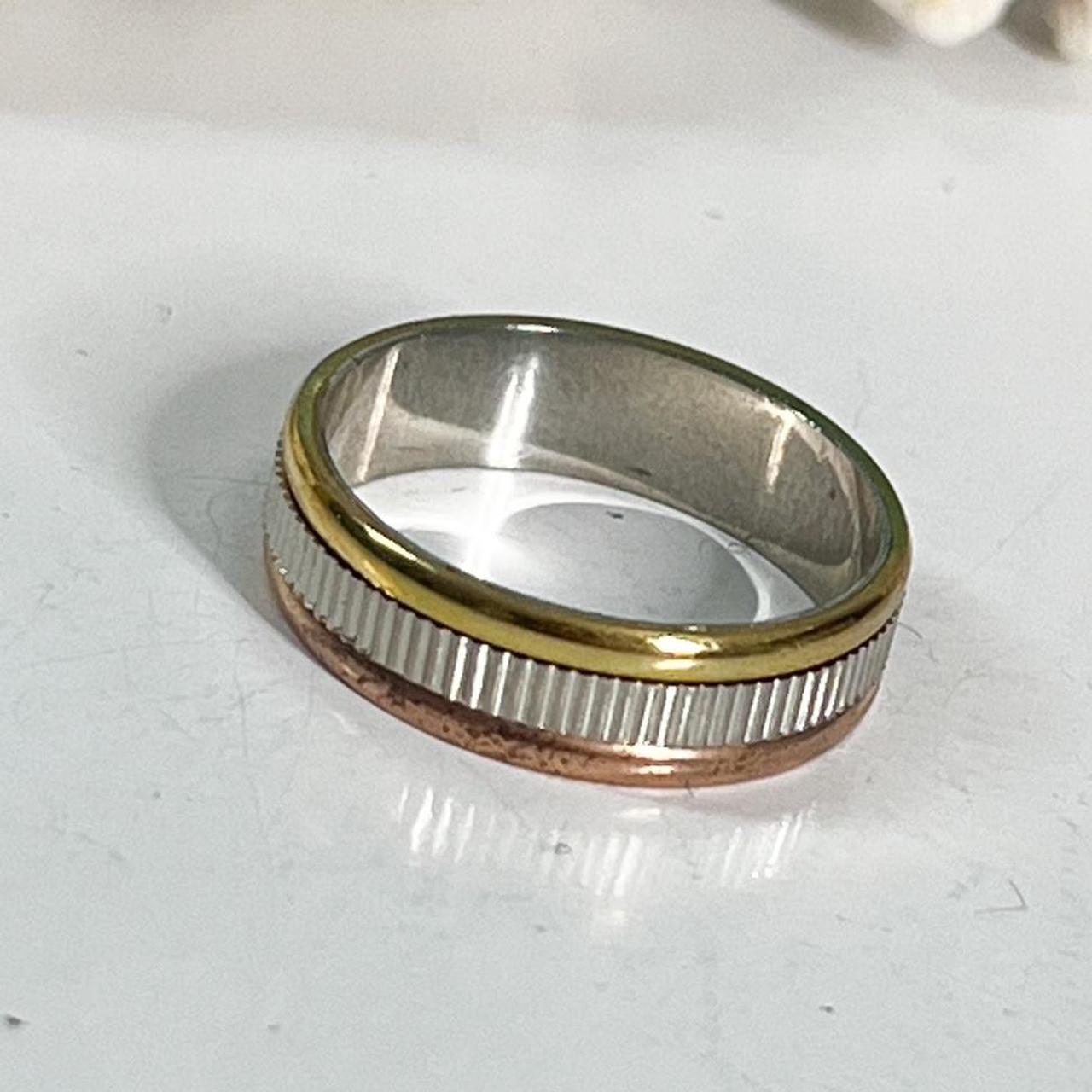Tri tone ring with ridged silver centre. Unisex... - Depop