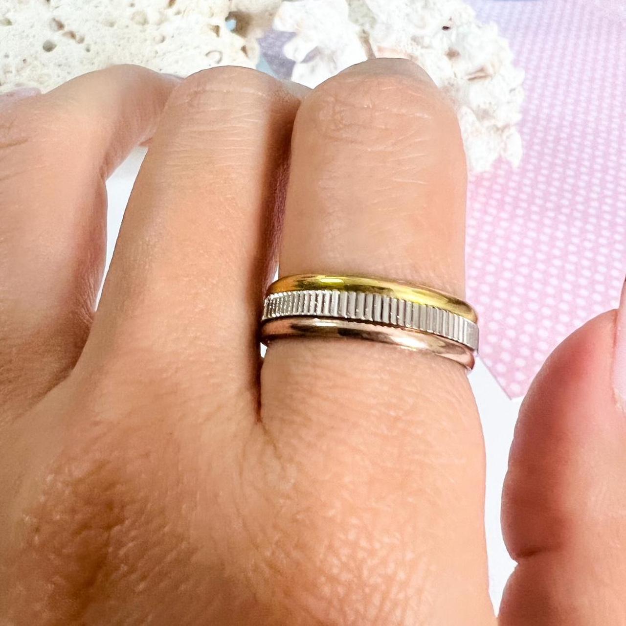 Tri tone ring with ridged silver centre. Unisex... - Depop