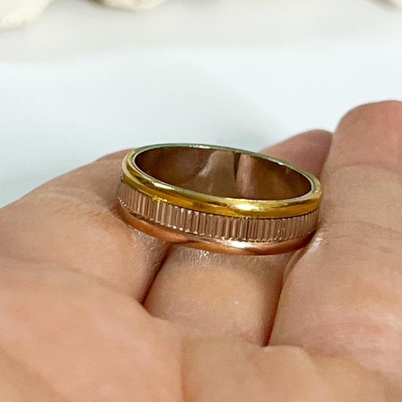 Tri tone ring with ridged silver centre. Unisex... - Depop