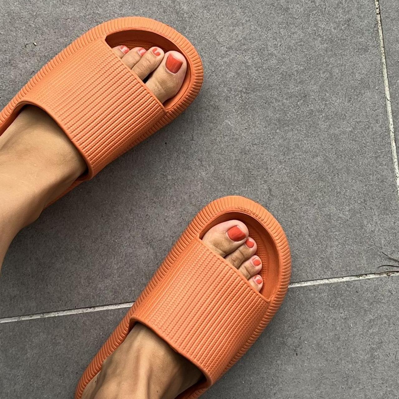 The most comfortable orange slides 🧡🍊 Size AU 7 women’s - Depop