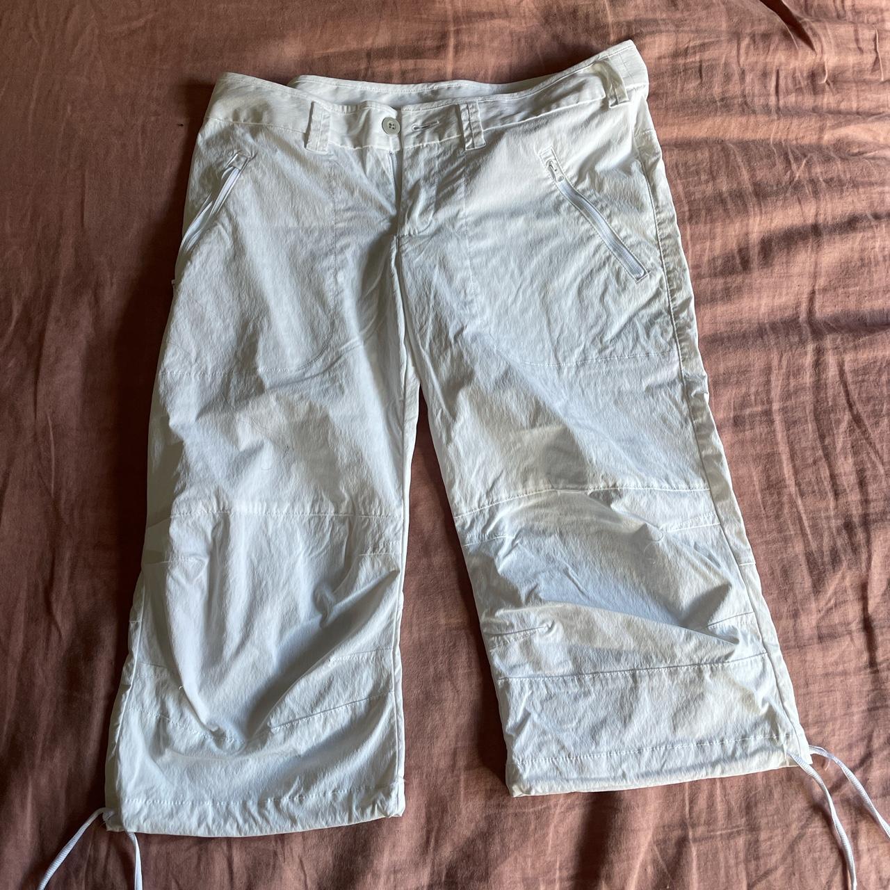 Helly Hansen white cargo / capri pants - Depop
