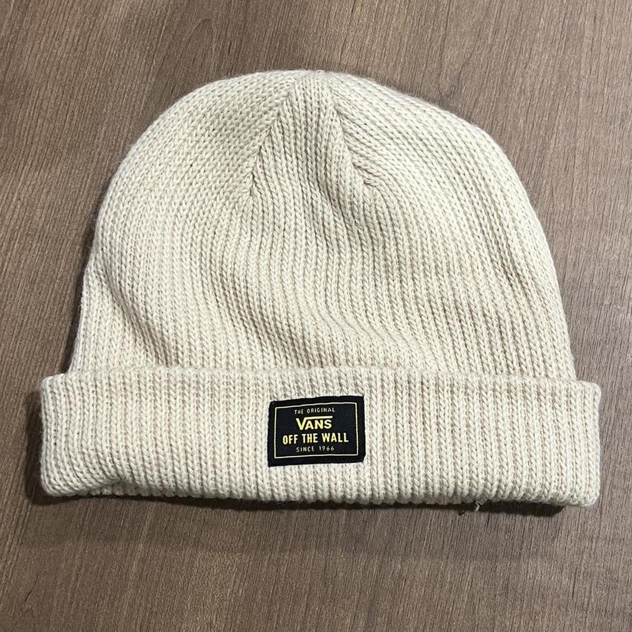vans beanie #vans #vansbeanie #beanie #creambeanie - Depop