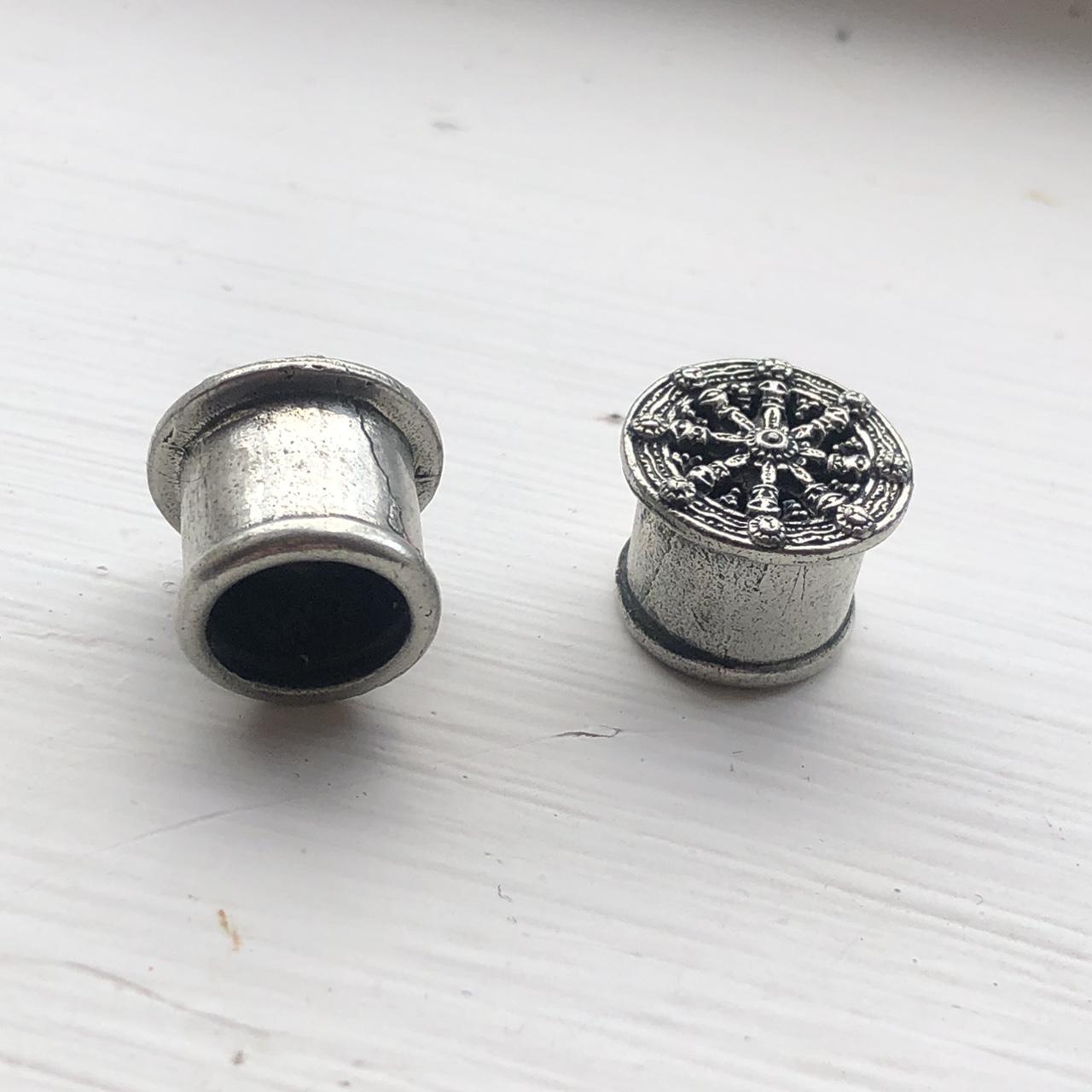 00g single-flared silver metal wheel plugs! I... - Depop