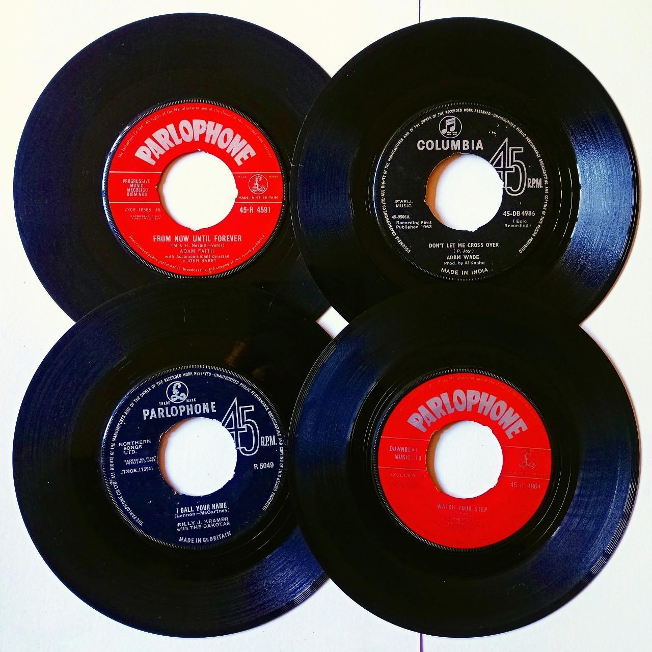 bundle of 4 red and black scratched / unplayable 7"... - Depop