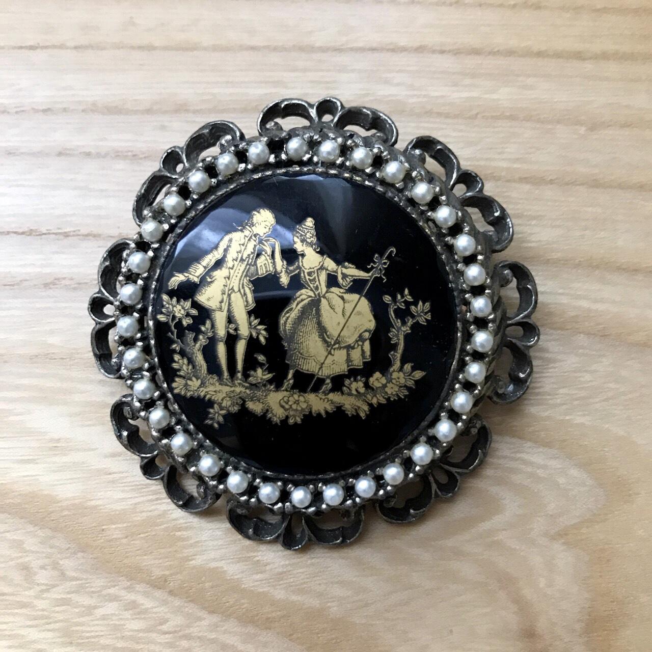 Vintage rococo brooch. In great condition. No flaws!... - Depop
