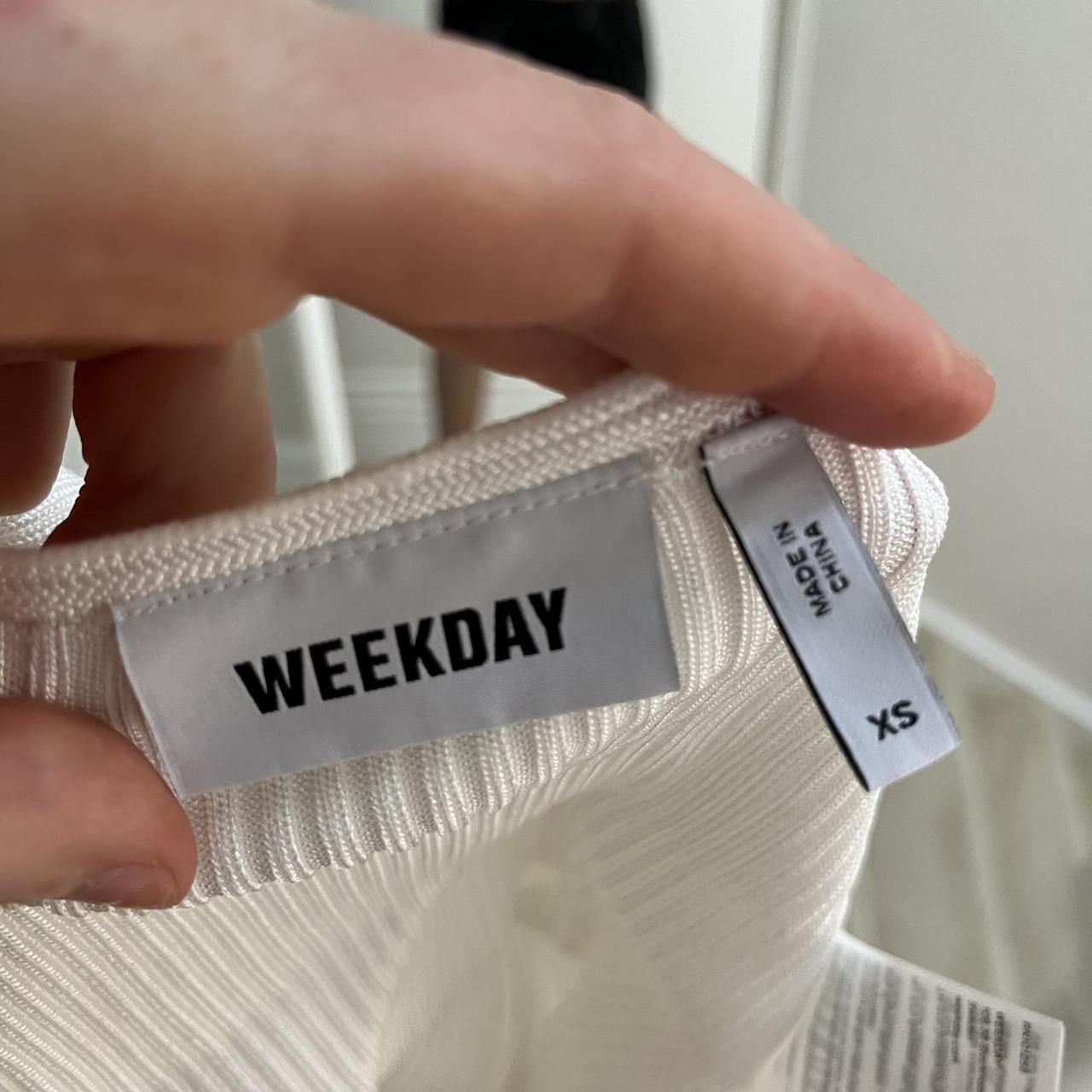 weekday white neck crop top perfect condition size xs - Depop