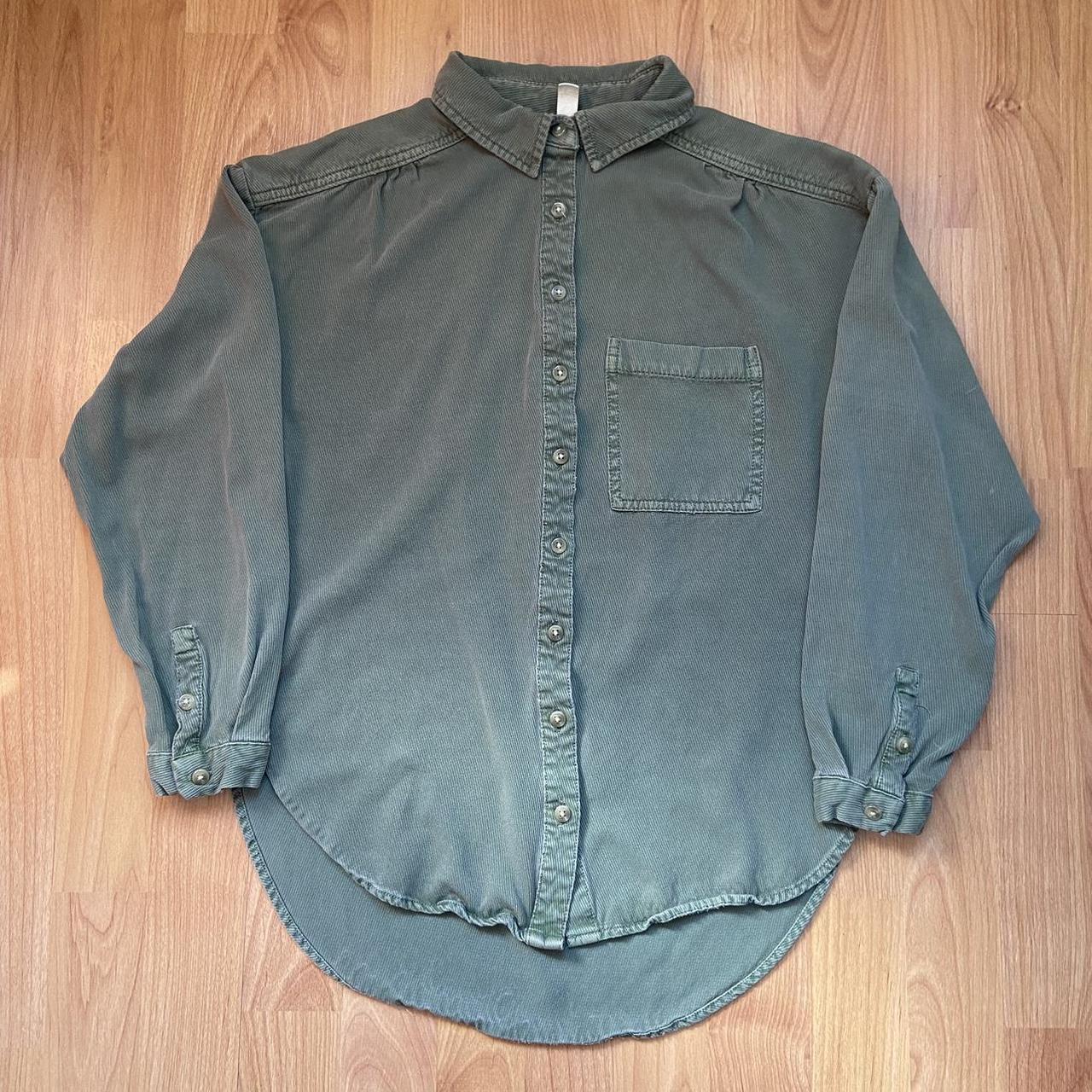 Pilcro Women’s Green Ribbed Button Up Shirt Size... - Depop