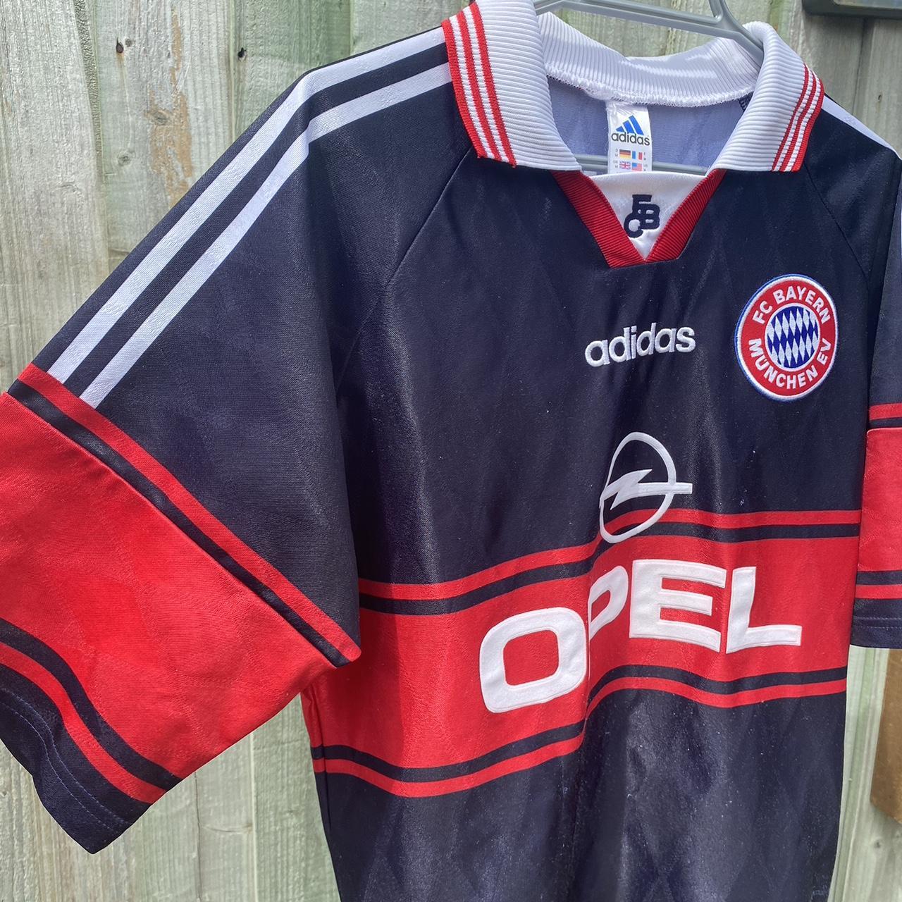 Vintage Bayern Munich football shirt. Size medium.... - Depop