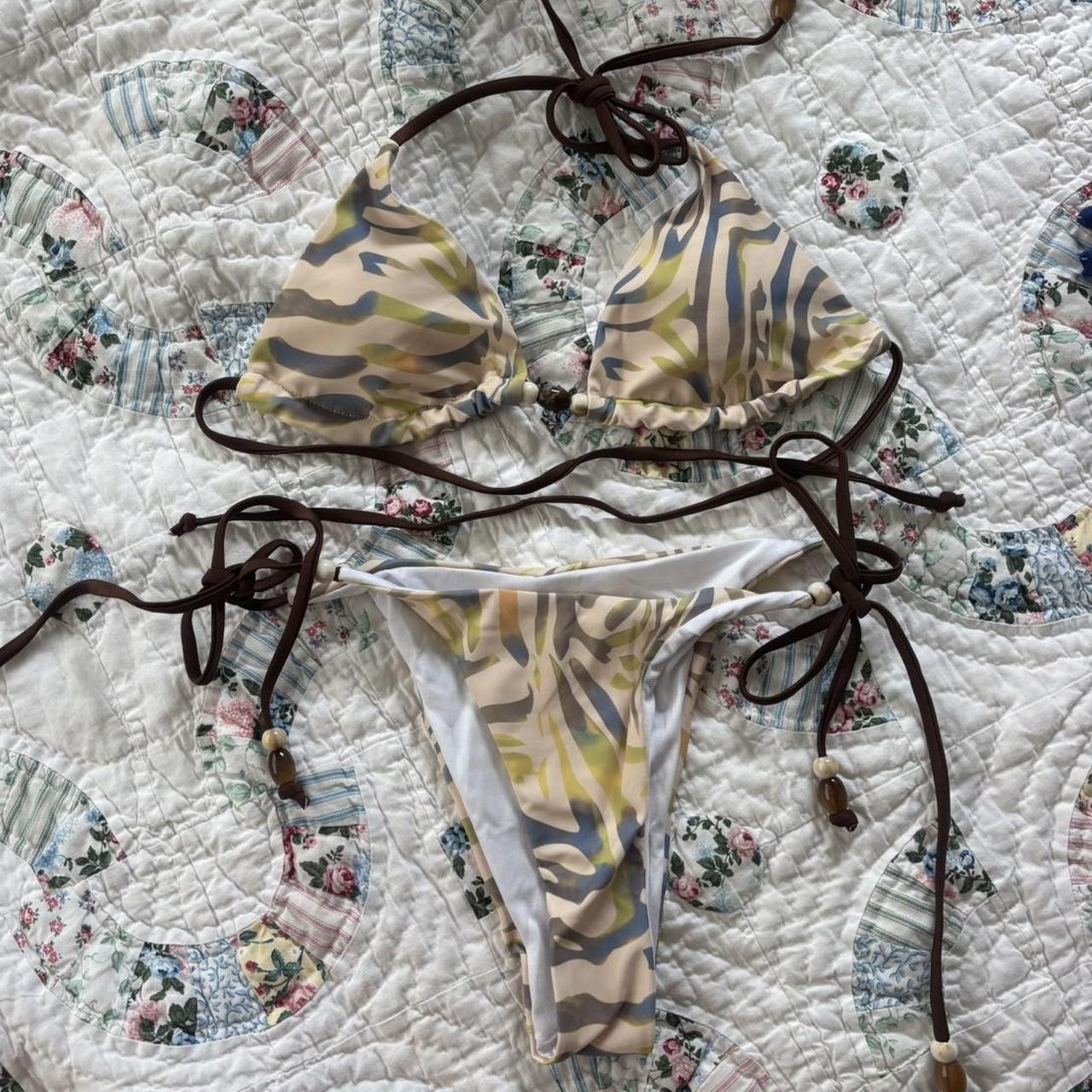 Adorable, classic high cut cheeky bottoms with... | Depop