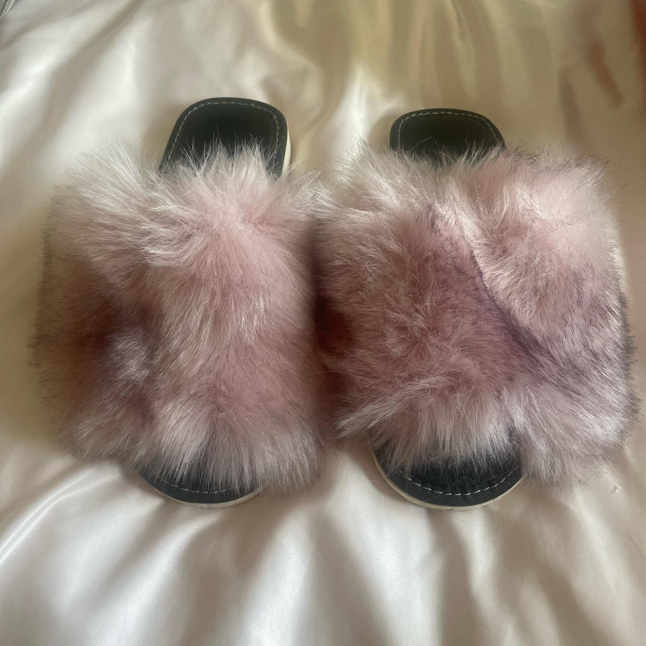 Women's Pink Slides | Depop