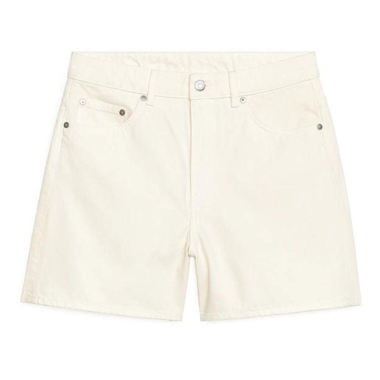 COS Women's Cream Shorts | Depop