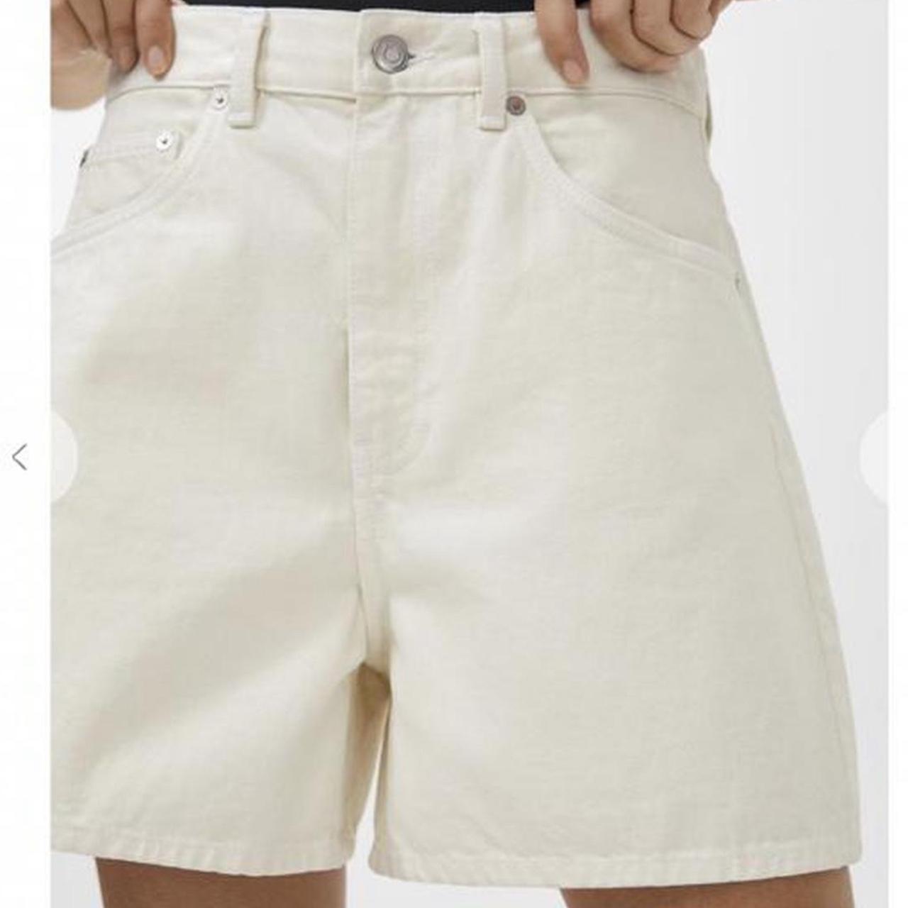 COS Women's Cream Shorts | Depop